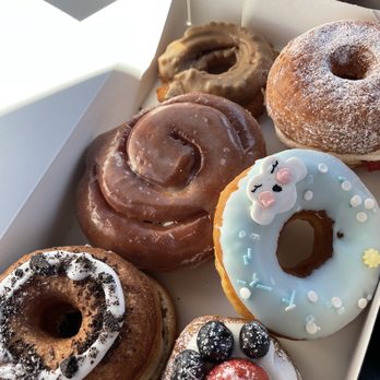 DF DONUTS - 268 Photos & 124 Reviews - 1664 E March Ln, Stockton ...