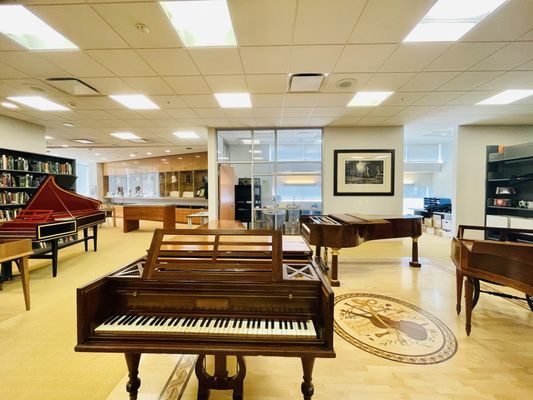 DR MARTIN LUTHER KING JR. LIBRARY - Updated January 2026 - 335 Photos ...