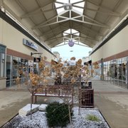 CINCINNATI PREMIUM OUTLETS - 164 Photos & 134 Reviews - 400 Premium ...