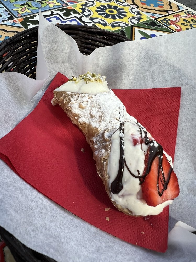 LA PIGNOLATA GUINNESS CANNOLI - Updated October 2025 - 79 Photos ...