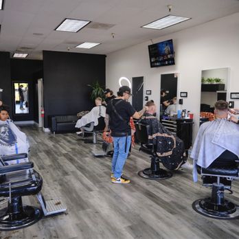 DIAMOND BLADE BARBER STUDIO - Updated December 2025 - 40 Photos & 32 ...