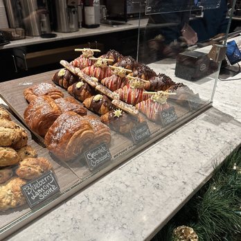 TRADESMAN COFFEE SHOP & LOUNGE - Updated July 2024 - 780 Photos & 368 ...