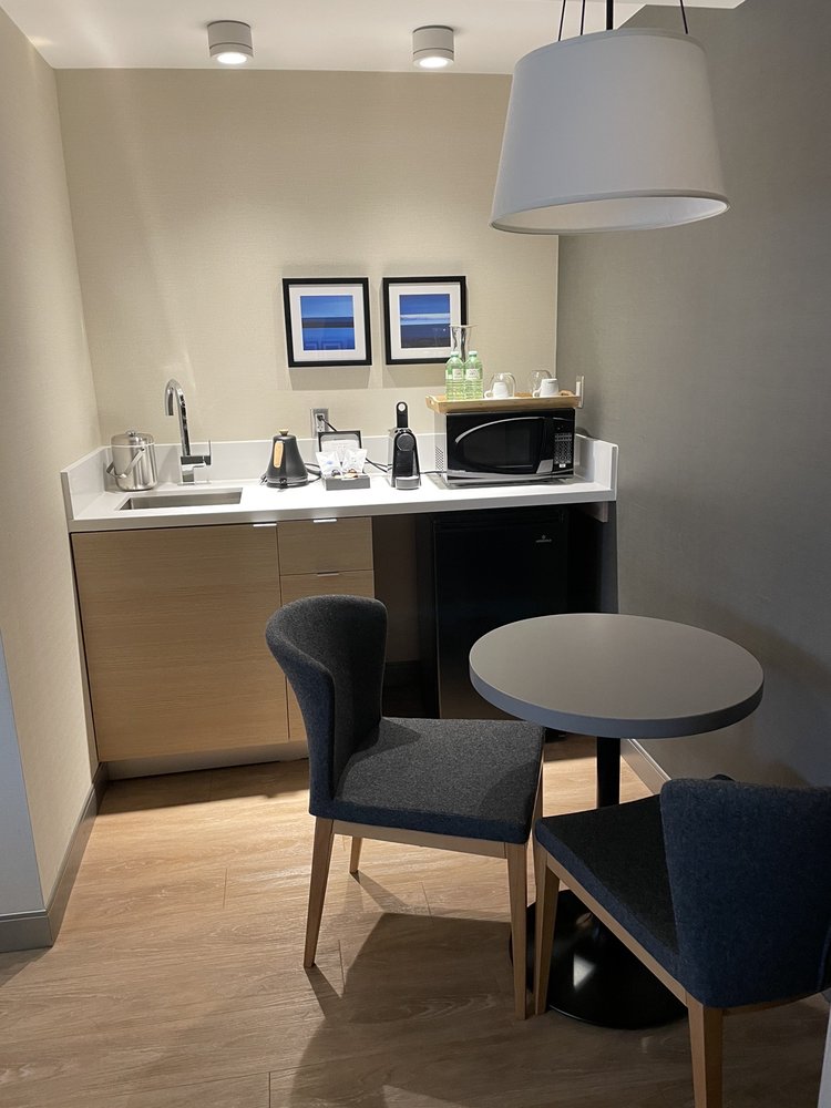 THE INSIGNIA HOTEL, SARNIA, A TRIBUTE PORTFOLIO HOTEL - Updated October ...