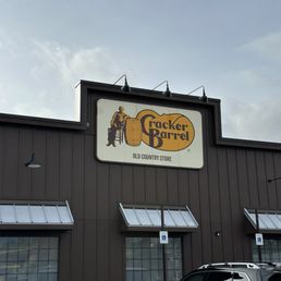 CRACKER BARREL OLD COUNTRY STORE - Updated March 2025 - 487 Photos ...