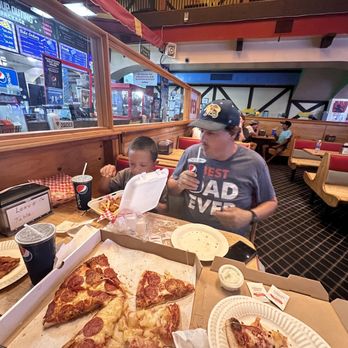 CAMELOT GOLFLAND - 743 Photos & 591 Reviews - 3200 E Carpenter Ave ...