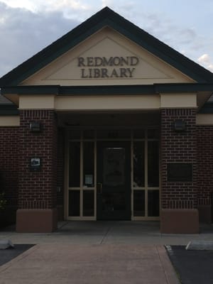 REDMOND LIBRARY - Updated December 2025 - 17 Photos - 827 SW Deschutes ...