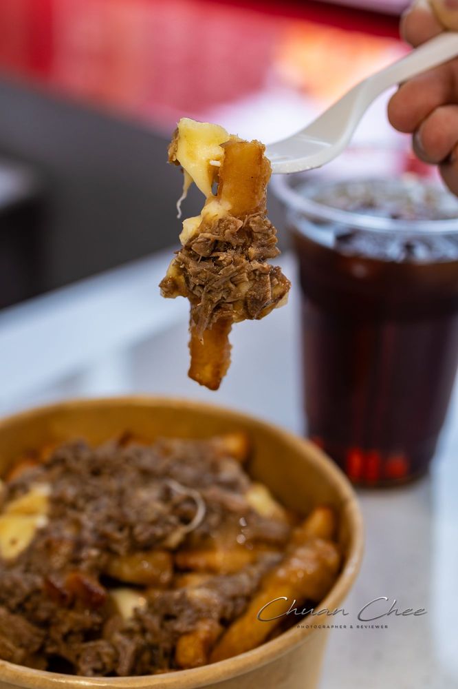 BINGZ CRISPY BURGER - Updated May 2026 - 17 Photos - 730 Yonge Street ...
