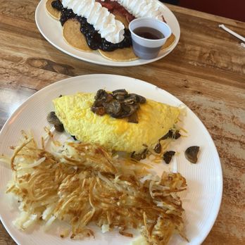 MR. PERRY’S - Updated July 2025 - 260 Photos & 223 Reviews - 7820 Alta ...