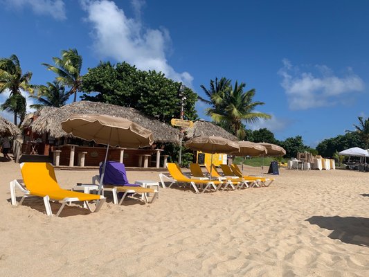 YELLOW BEACH RESTURANT AND BAR - Pinel Island, Saint-Martin, Gers ...