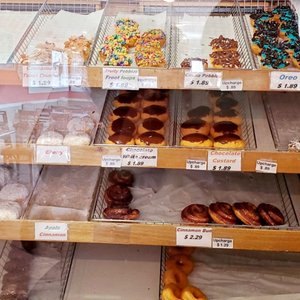 THOMAS DONUT & SNACK SHOP - 429 Photos & 667 Reviews - Donuts - 19208 ...