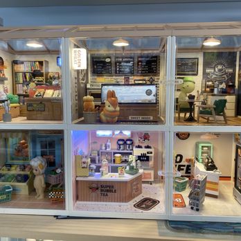 SENPAI’S CORNER - Updated October 2025 - 648 Photos & 46 Reviews - 795 ...