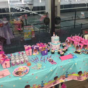 RINGLETTS - Updated June 2024 - 66 Photos & 24 Reviews - 2 Poydras St ...