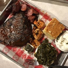 BOBBIQUE - Updated July 2025 - 456 Photos & 484 Reviews - 70 W Main St ...