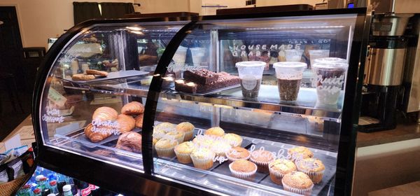 BENELUX CAFÉ - Updated December 2025 - 256 Photos & 215 Reviews - 402 ...