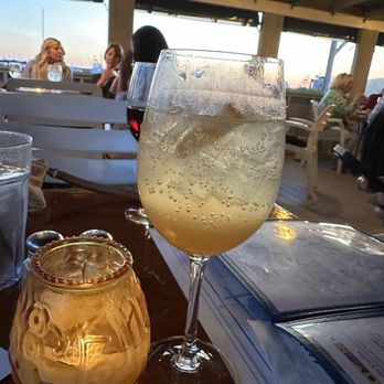 CHART ROOM - 118 Photos & 224 Reviews - 1 Shipyard Ln, Cataumet ...