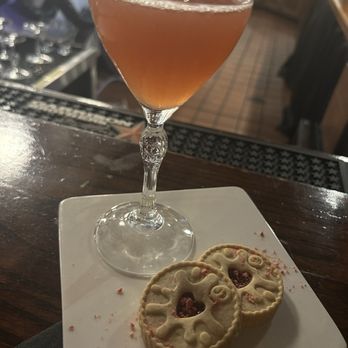 TWO BRIDGES PUB & EATERY - Updated October 2025 - 52 Photos & 32 ...