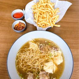 NOODLE STOP - Updated December 2025 - 622 Photos & 197 Reviews - 1325 ...