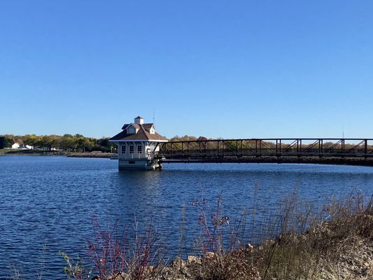 NEWARK RESERVOIR - Updated August 2025 - 45 Photos - 240 Old Paper Mill ...