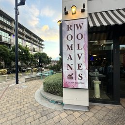 ROMAN WOLVES - Updated January 2025 - 809 Photos & 383 Reviews - 1980 ...