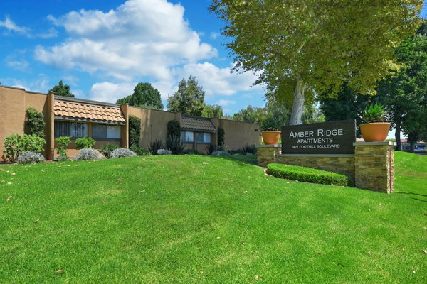AMBER RIDGE APARTMENTS - 59 Photos & 49 Reviews - 2421 Foothill Blvd ...