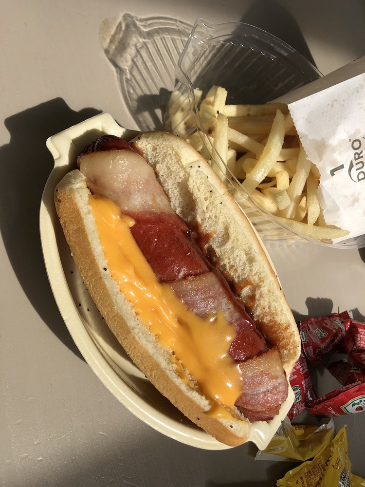 INTERSTATE DOGS - Updated September 2024 - 14 Photos & 32 Reviews ...