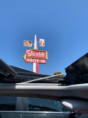 SNO-WHITE DRIVE IN - Updated April 2025 - 161 Photos & 183 Reviews ...