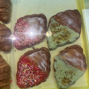 88 DONUTS BAKERY CAFE - Updated November 2025 - 68 Photos & 43 Reviews ...