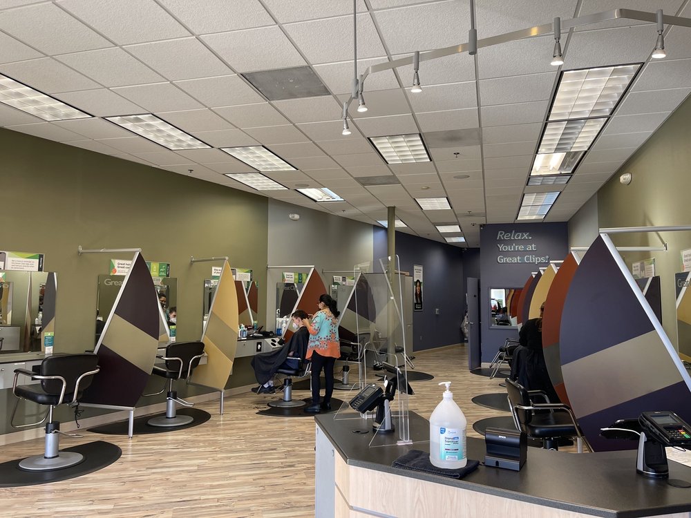 GREAT CLIPS - Updated October 2025 - 22 Reviews - 421 S Reino Rd ...