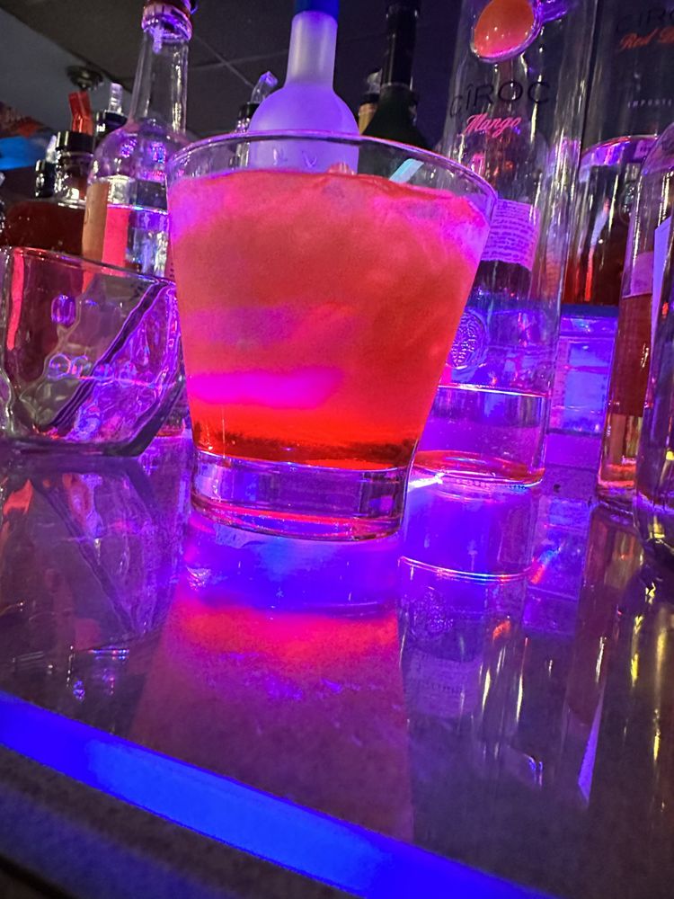 BEACH HOUSE BAR & GRILL - Updated January 2026 - 12 Photos - 5338 N ...