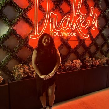 DRAKE’S HOLLYWOOD - Updated November 2024 - 175 Photos & 47 Reviews ...