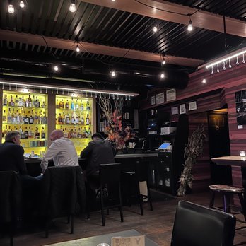 CEDAR LOCAL - 232 Photos & 166 Reviews - 25 Cedar St, New York, New ...