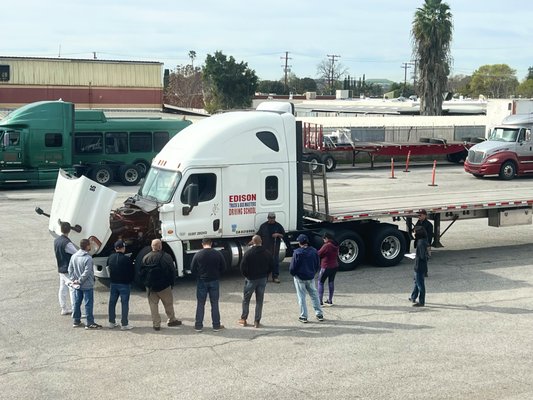 EDISON TRUCK AND BUS DRIVING SCHOOL - Updated November 2025 - 22 Photos ...
