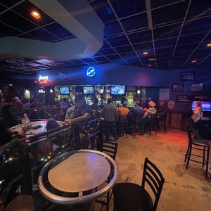 OASIS LOUNGE - 14 Photos & 21 Reviews - Lounges - 502 Embassy Oaks, San ...