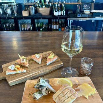 BELLEVILLE WINE BAR - Updated November 2024 - 427 Photos & 90 Reviews ...