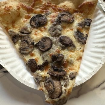 PIZZA DYNAMO - Updated December 2025 - 78 Photos & 33 Reviews - 61B N ...