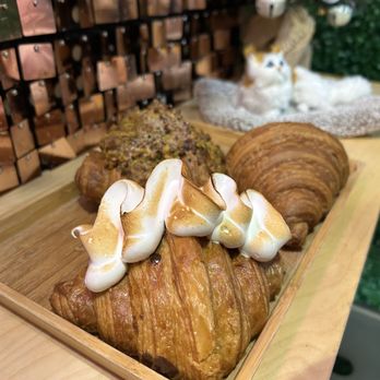 LITTLE PEBBLES - Updated May 2024 - 763 Photos & 218 Reviews - 160 ...