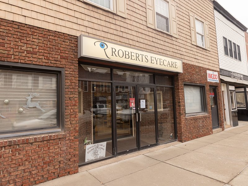 ROBERTS EYECARE ASSOCIATES - Updated December 2025 - 15 Photos - 75 ...