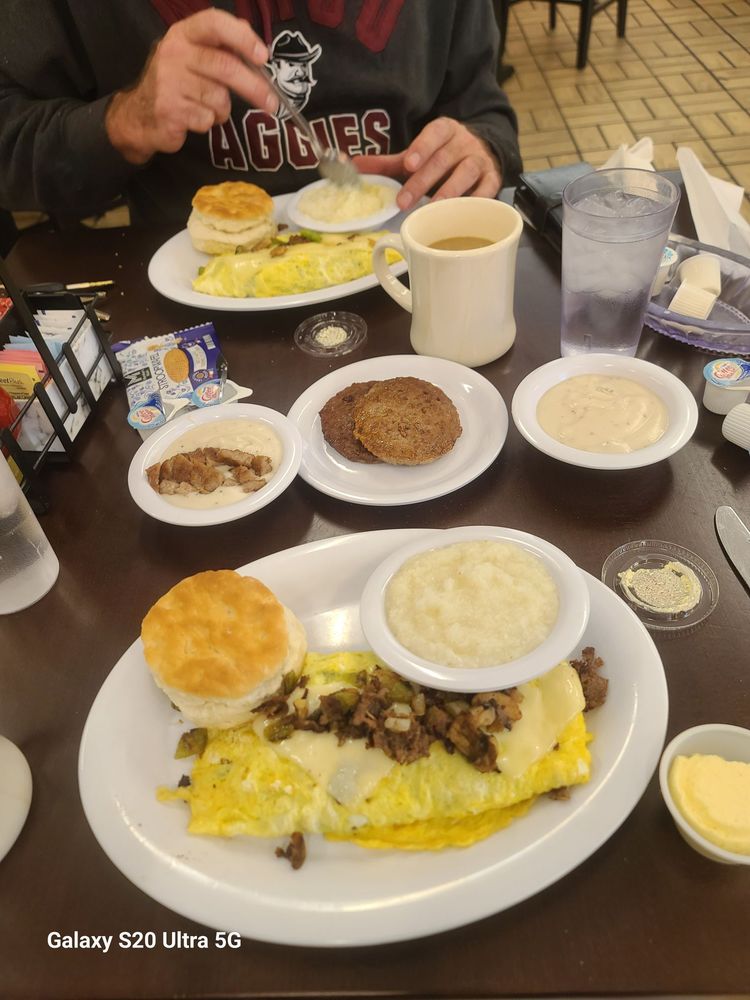 RUSTIC CAFE - Updated September 2024 - 22 Photos & 46 Reviews - 3500 N ...