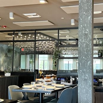 ENTOURAGE - Updated July 2024 - 276 Photos & 123 Reviews - 796 Illinois ...