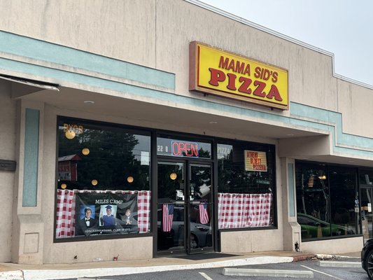 MAMA SID’S PIZZA - Updated October 2025 - 77 Reviews - 2240 Barnett ...