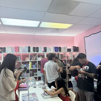 KANDY POP - Updated October 2024 - 55 Photos & 24 Reviews - 989 Story ...