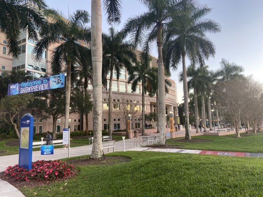 ALVIN SHERMAN LIBRARY - 65 Photos & 24 Reviews - 3100 Ray Ferrero Jr ...