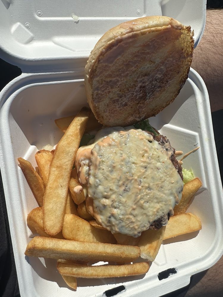 THE SALTY HEIFERS BURGER SHACK - Updated November 2024 - 14 Photos - La ...