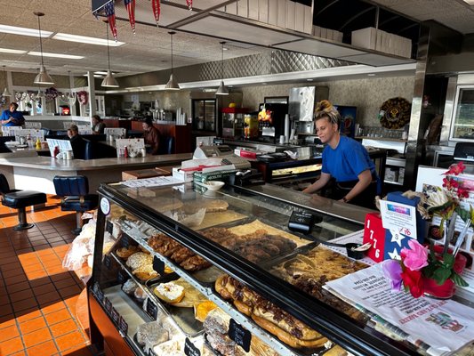 HIGHWAY CAFE - Updated December 2025 - 30 Photos & 32 Reviews - 6162 ...