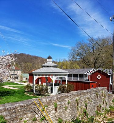 ELSAH VILLAGE - Updated November 2024 - 11 Photos - 26 Lasalle, Elsah ...