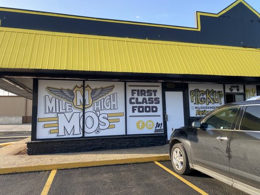 MILE HIGH MO’S - FIRST CLASS FOOD - Updated November 2024 - 22 Photos ...