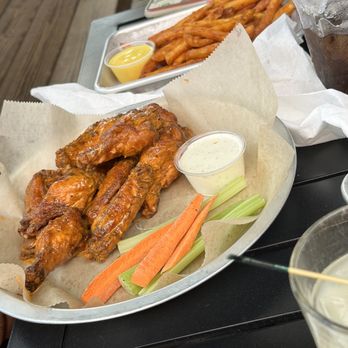 WHEELHOUSE CRAFT PUB AND KITCHEN - Updated May 2024 - 169 Photos & 199 ...