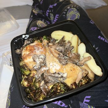 TEN HANDS SOCIAL BAR & EATERY - Updated June 2025 - 150 Photos & 36 ...