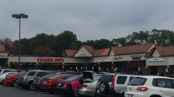 PICKETT SHOPPING CENTER - 9424 Main St, Fairfax, Virginia - Shopping ...