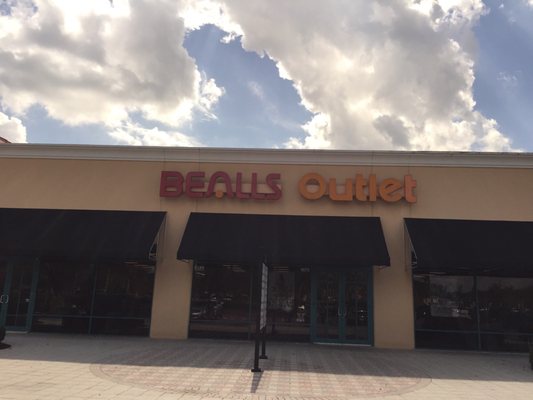 BEALLS OUTLET - Updated July 2025 - 1675 94th Dr, Vero Beach, Florida ...
